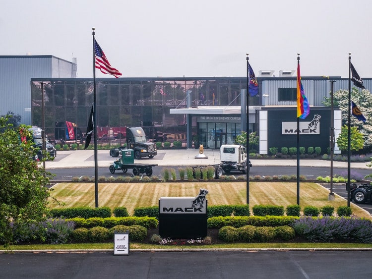 Renewed Mack Experience Center Plays Crucial Role for Mack Customers